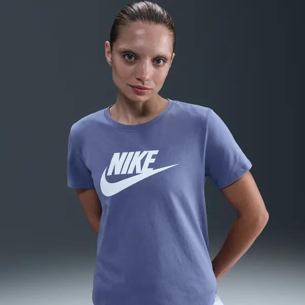 Nike Sportswear Essentials Logo T-shirt - Blue