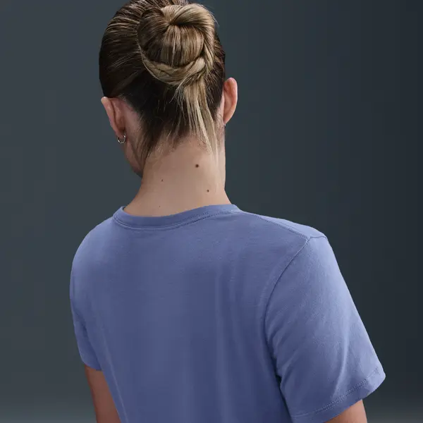 Nike Sportswear Essentials Logo T-shirt