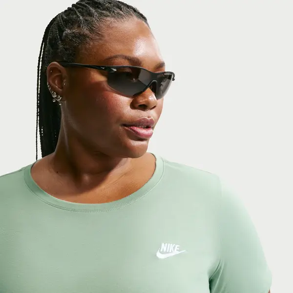 Nike Club Essentials T-shirt - Green