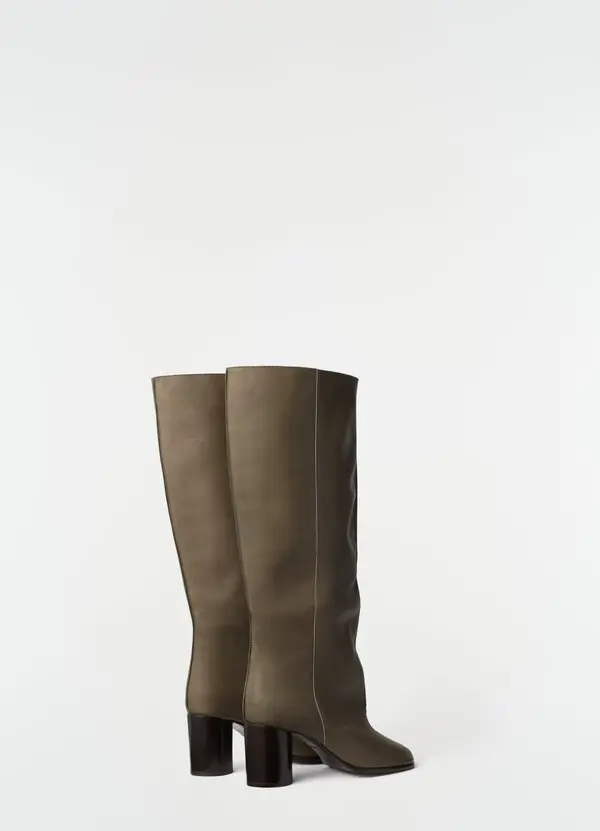 LEMAIRE Soft Glossy Leather Crease Sleeve Boots - Elephant Color