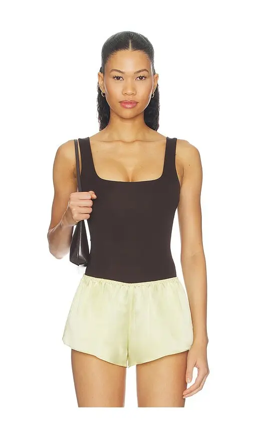 Good American The Sculpting Modern Tank Top In Brown