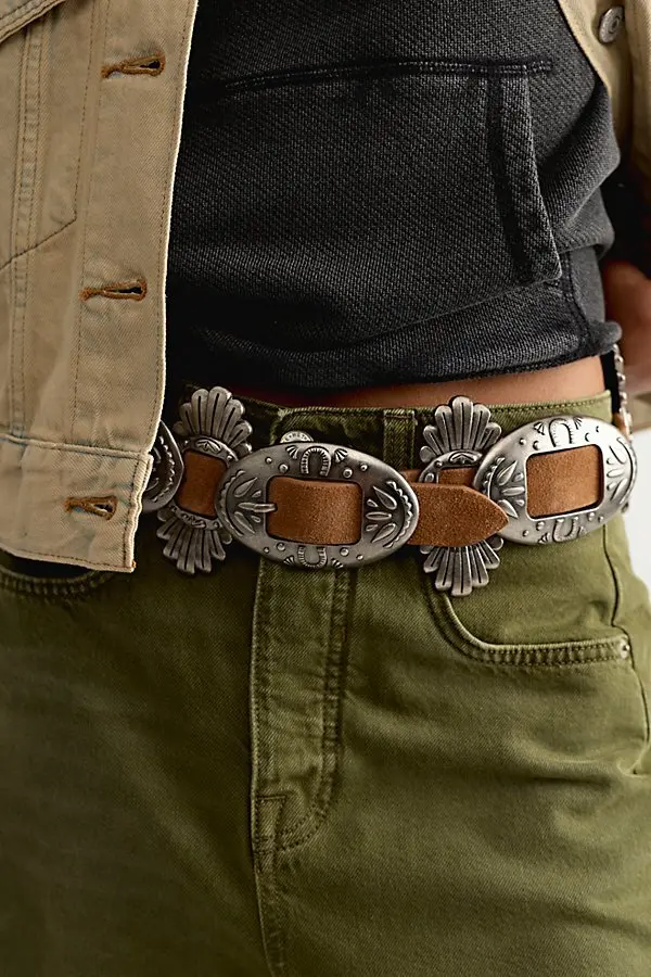 UNDERSTATED LEATHER Concho Buckle Suede Belt