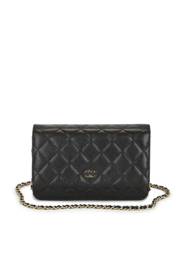 Chanel Caviar Classic Wallet On Chain