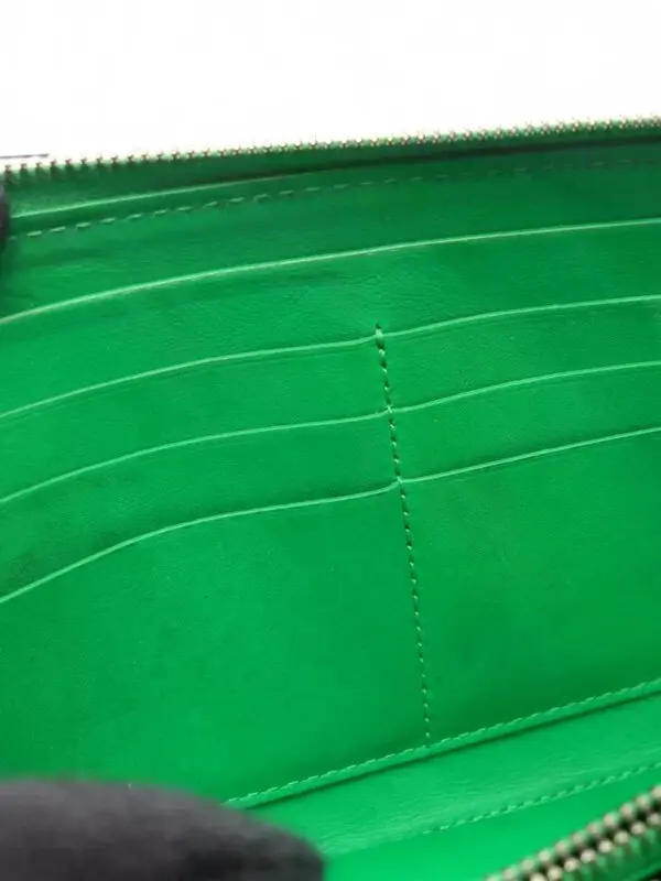 Bottega Veneta 2000s Maxi Intrecciato Wallet