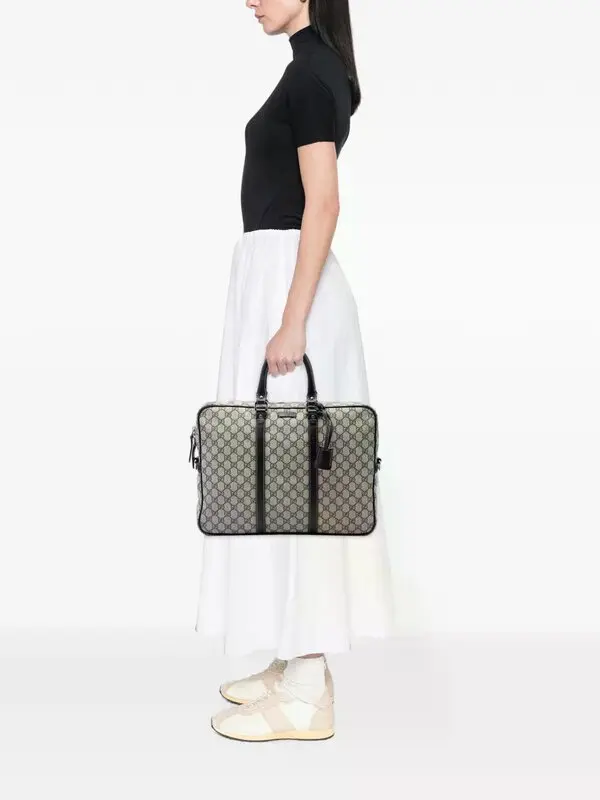 Gucci 2016-2026 Gg Supreme Business Bag