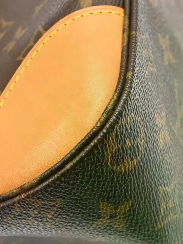 LOUIS VUITTON 2001 30 Boulogne Shoulder Bag