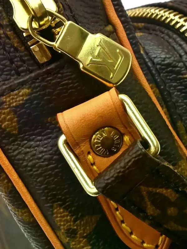 LOUIS VUITTON 2003 Amazon Cross Body Bag