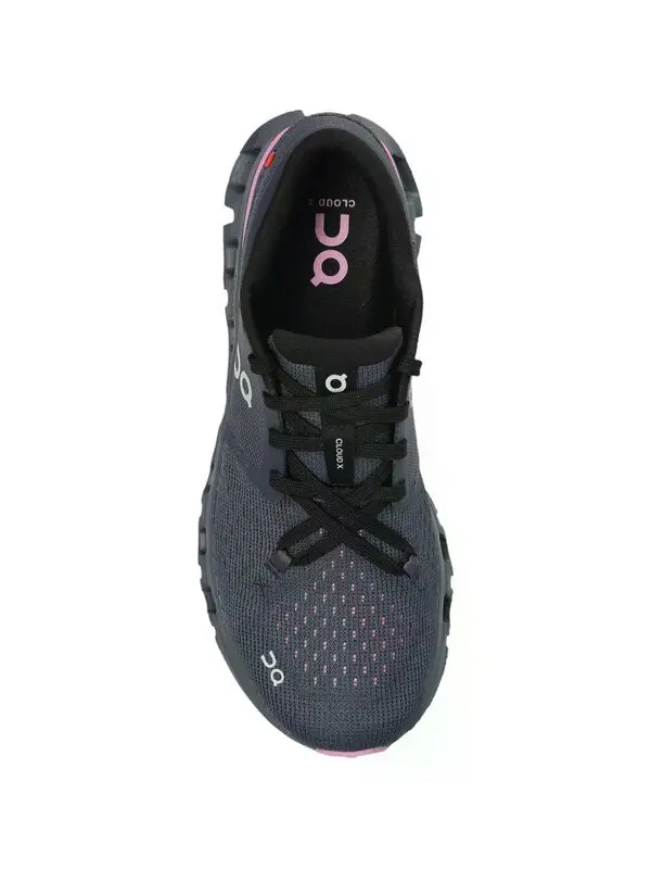 On X4 Sneakers