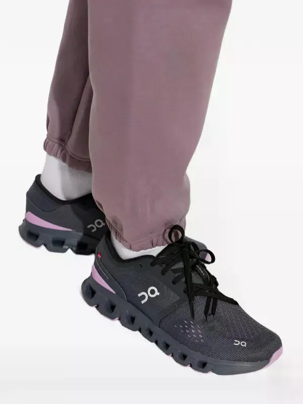 On X4 Sneakers