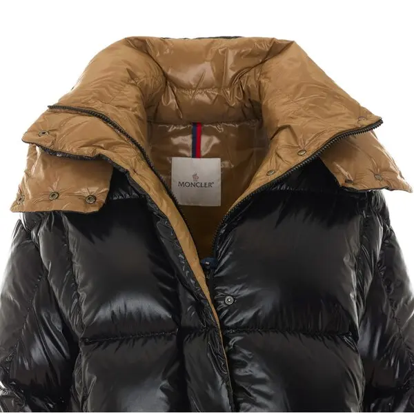 Moncler Parana Quilted Down Jacket With Hood - Black