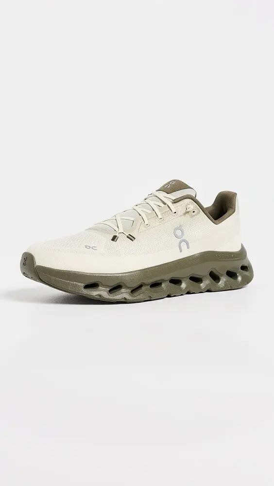 On Cloudtilt Sneakers
