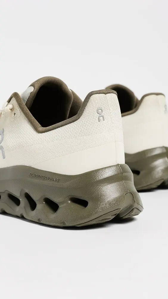 On Cloudtilt Sneakers