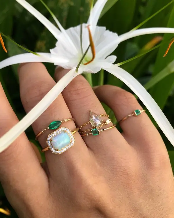 YI COLLECTION Emerald Marquise Petite Circle Ring