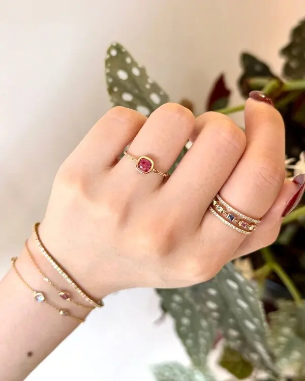 YI COLLECTION Diamond & Raspberry Spinel Petite Circle Ring