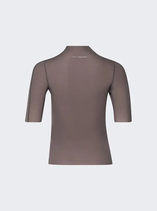 NIKESKIMS Weightless Mock Neck Short Sleeve T-shirt Resin