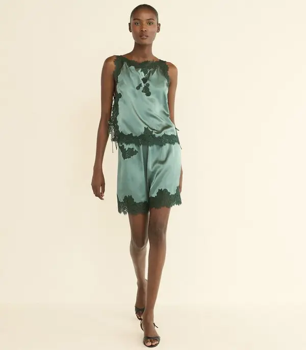 DÔEN Irsa Short With Scalloped Lace Hem