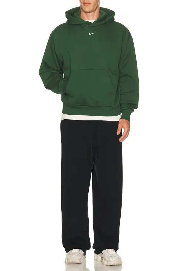 Nike Solo Pullover Hoodie In Green