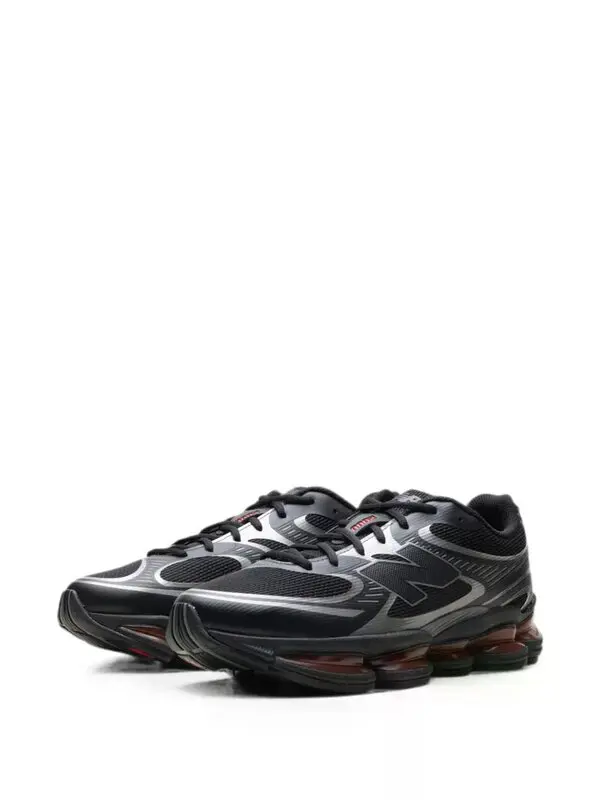 NEW BALANCE 2000 Chunky Rubber Sole Sneakers - Black