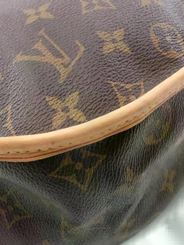 LOUIS VUITTON Monogram Canvas Shoulder Bag