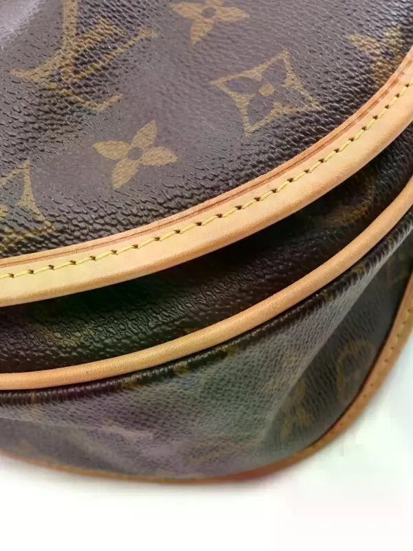 LOUIS VUITTON Monogram Canvas Shoulder Bag
