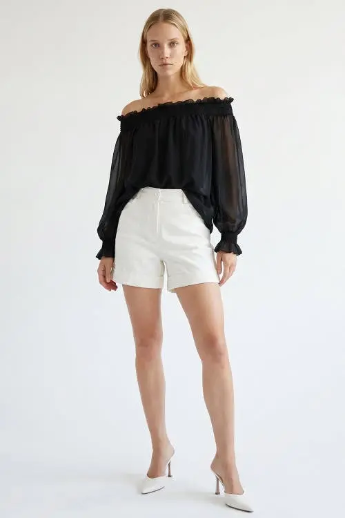 EXQUISE Pocketed Button Front Denim Shorts