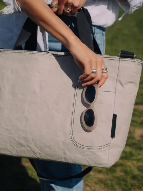OUT OF THE WOODS Seagull Messenger Cooler