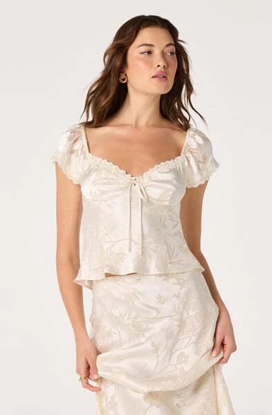 Astr The Label Vanessa Floral Cap Sleeve Top - Cream
