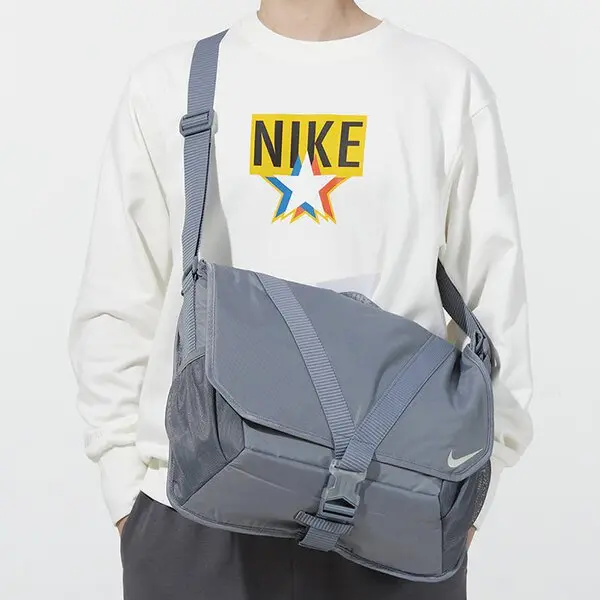 Nike Essentials Shoulder Bag