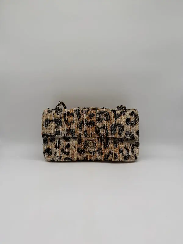 Chanel Maxi Leopard Gold-tone Metal