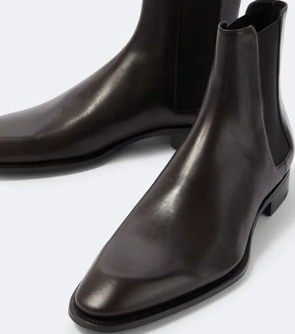 Saint Laurent Aurelien Leather Chelsea Boots