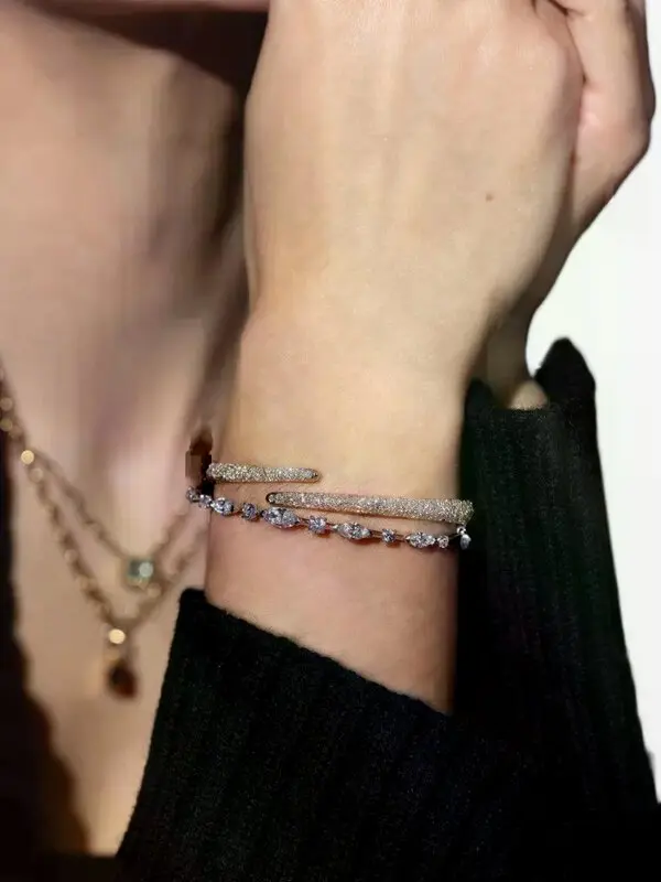 Kwiat 18k Yellow Diamond Pavé Crossover Bangle