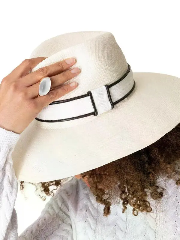 Vhernier Aladino Ring With Rock Crystal And Mother Of Pearl