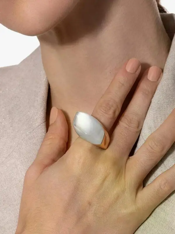 Vhernier Aladino Ring With Rock Crystal And Mother Of Pearl