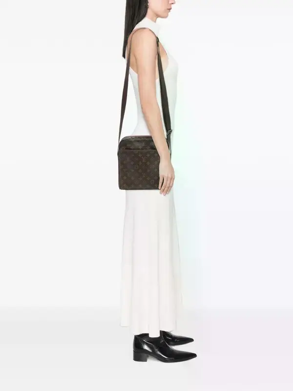 LOUIS VUITTON 2010 Monogram Trotteur Beaubourg Crossbody Bag
