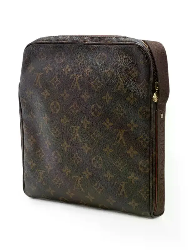 LOUIS VUITTON 2010 Monogram Trotteur Beaubourg Crossbody Bag