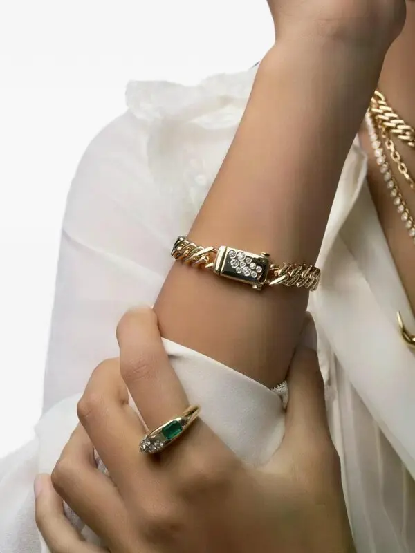 UNIFORM OBJECT Dowry Emerald And Diamond Ring