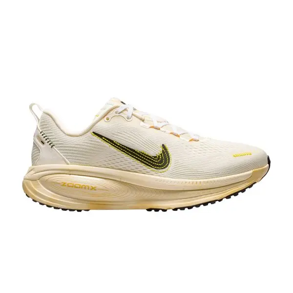 Nike Wmns Vomero 18 Athletic Sneakers - White