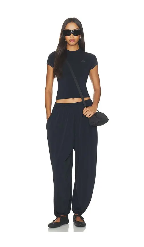 NIKESKIMS Stretch Knit Crop Crew In Black