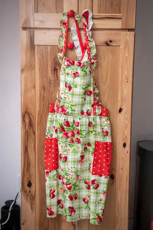 MODERN PRAIRIE Strawberry Gingham Ruffle Apron