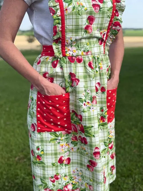 MODERN PRAIRIE Strawberry Gingham Ruffle Apron