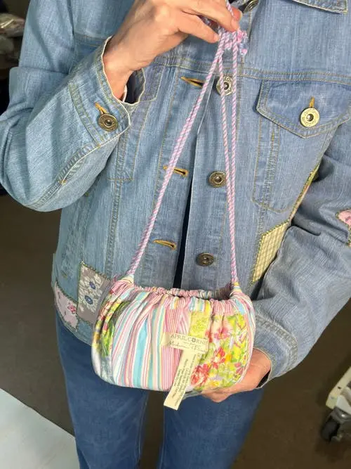 MODERN PRAIRIE Garden Collage Patchwork Drawstring Sewing Bag + 20 Spools Of Thread