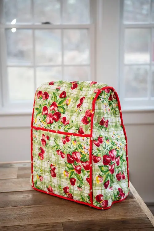 MODERN PRAIRIE Strawberry Gingham Stand Mixer Cozy