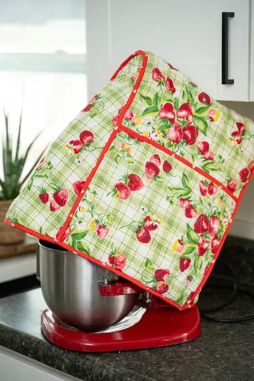 MODERN PRAIRIE Strawberry Gingham Stand Mixer Cozy