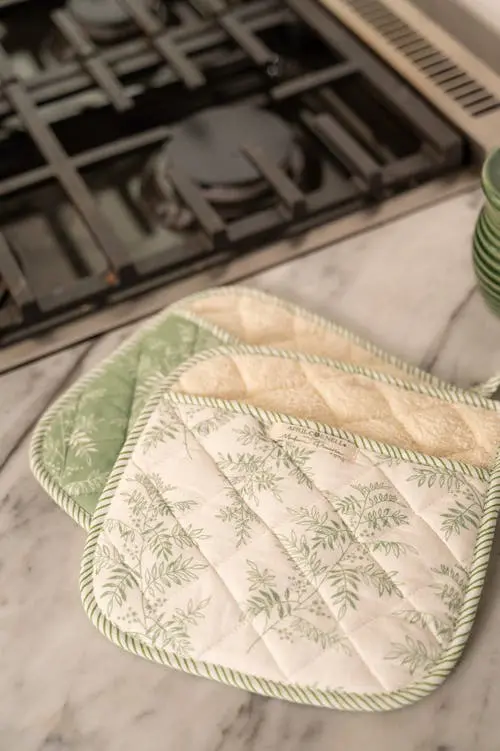 MODERN PRAIRIE Fern Pocket Potholder