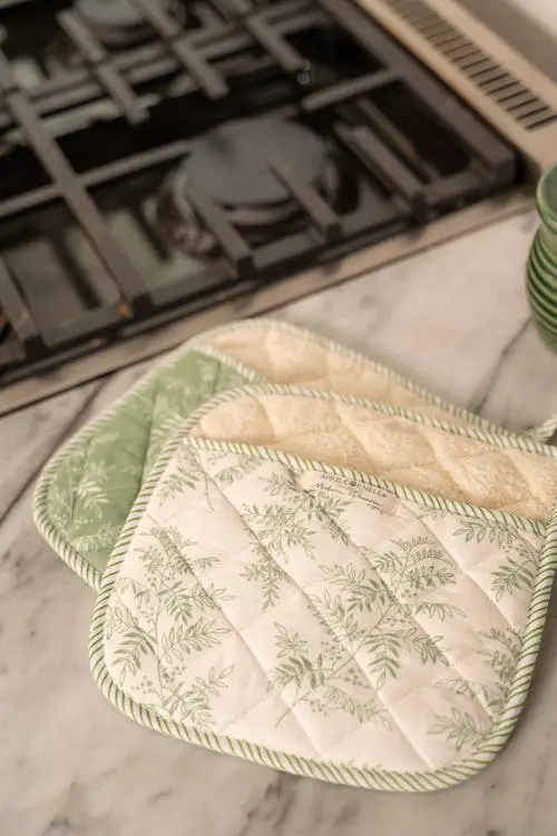 MODERN PRAIRIE Fern Pocket Potholder