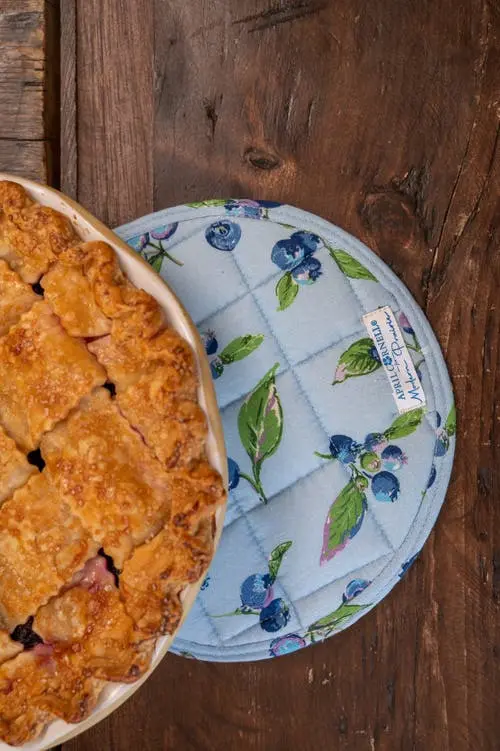 MODERN PRAIRIE Berry Fine Pie Time Potholder & Trivet