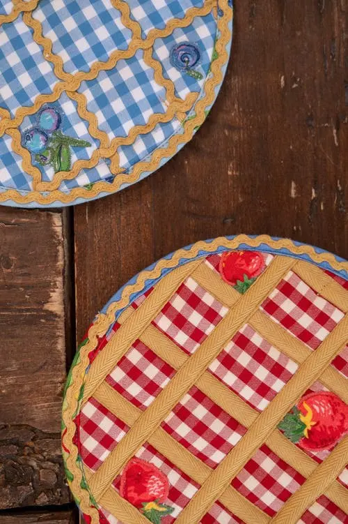 MODERN PRAIRIE Berry Fine Pie Time Potholder & Trivet