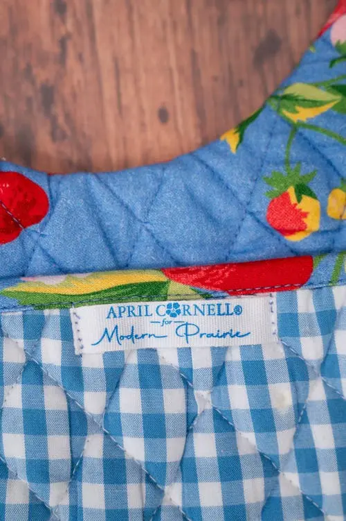 MODERN PRAIRIE Strawberry Magic Happy Hen Mini Mitt