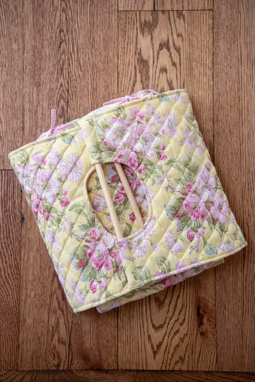MODERN PRAIRIE Apple Blossom Casserole Carrier