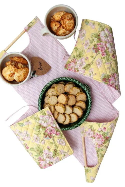 MODERN PRAIRIE Apple Blossom Casserole Carrier